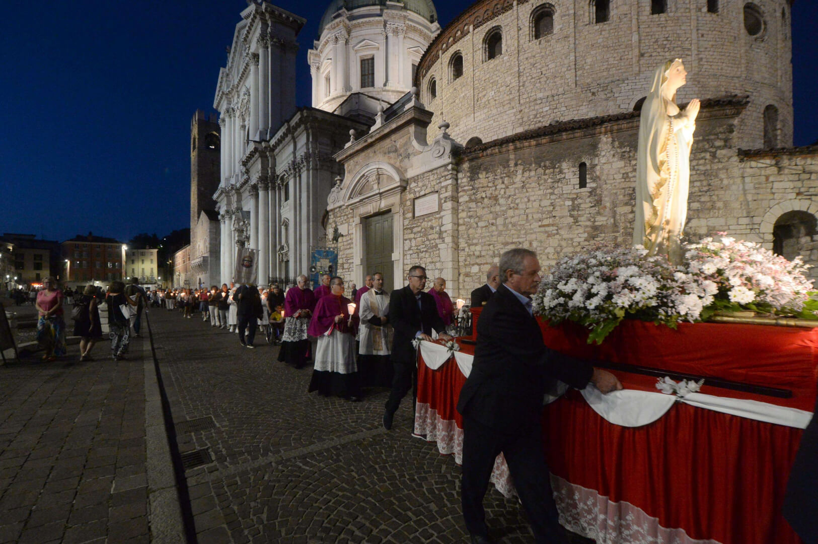 Grazie: la processione dalla Cattedrale - La Voce del Popolo