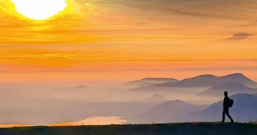 Dio è sempre tra le righe - La Voce del Popolo